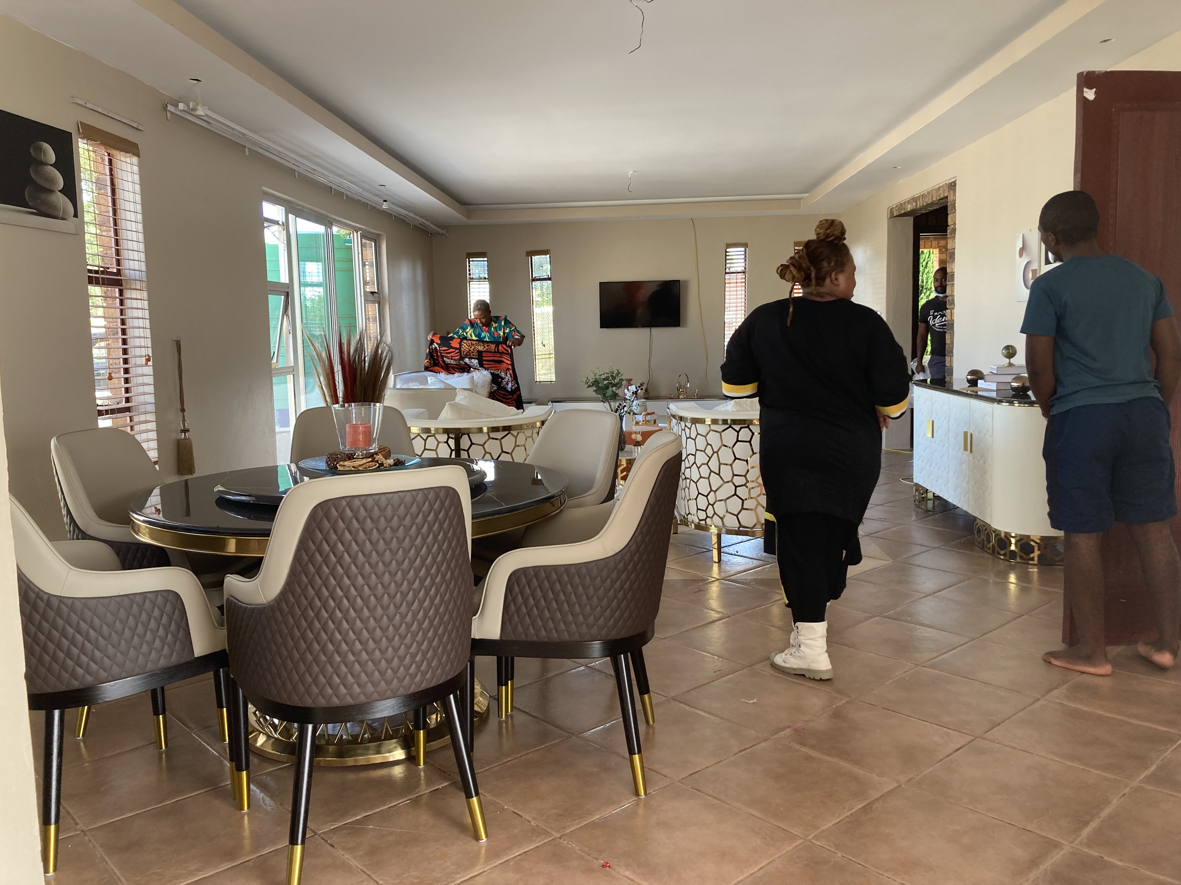 Supreme Furniture & Decor - Portfolio